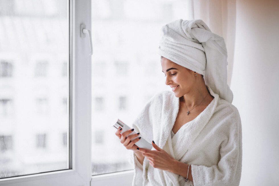 Can You Shower After a Tanning Bed? | SunsUp